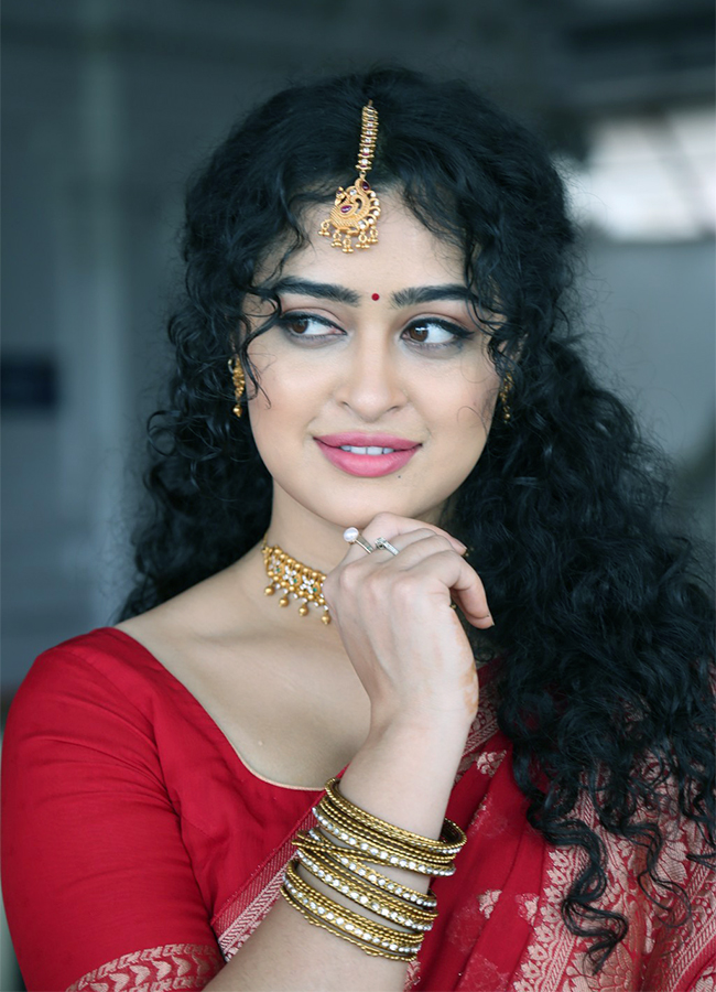 రెడ్ చీరలో RGV గర్ల్ అప్సర రాణి హాట్ ట్రీట్ (ఫొటోలు) | Actress Apsara Rani Hot Photoshoot Stills ...